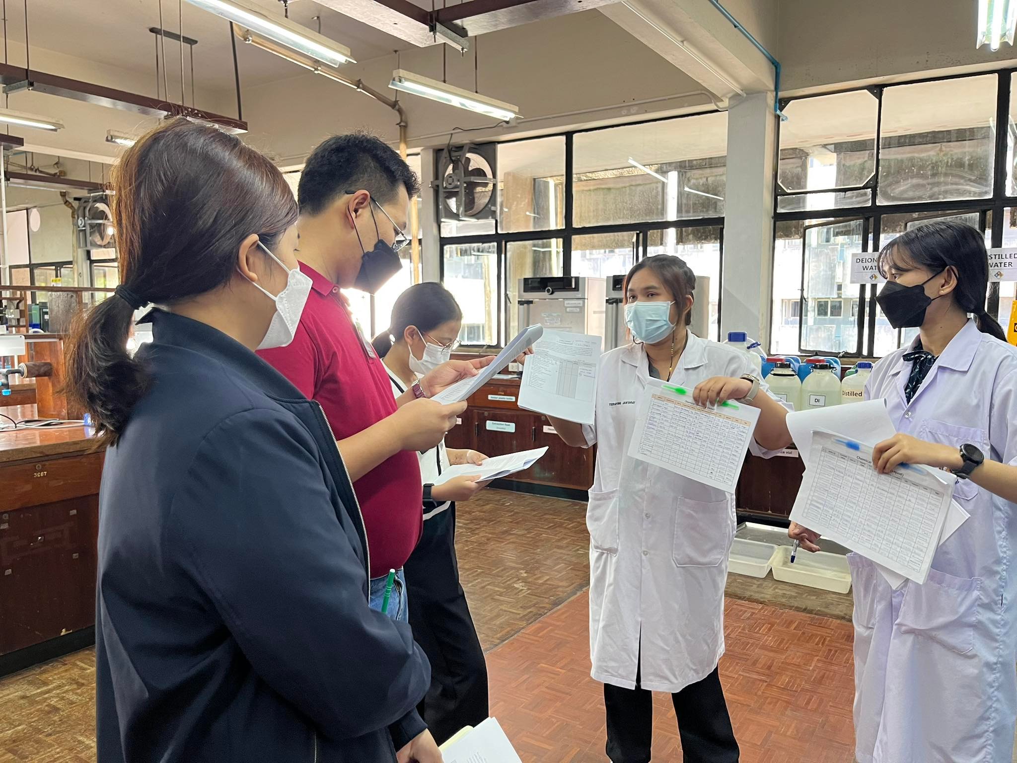 Assoc. Prof. Dr. Chongdee Buranachai and Dr. Suntisak Khumngern ...